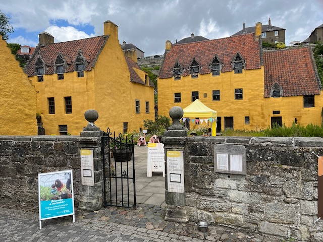 A Day Trip to Culross - 2edinburgh